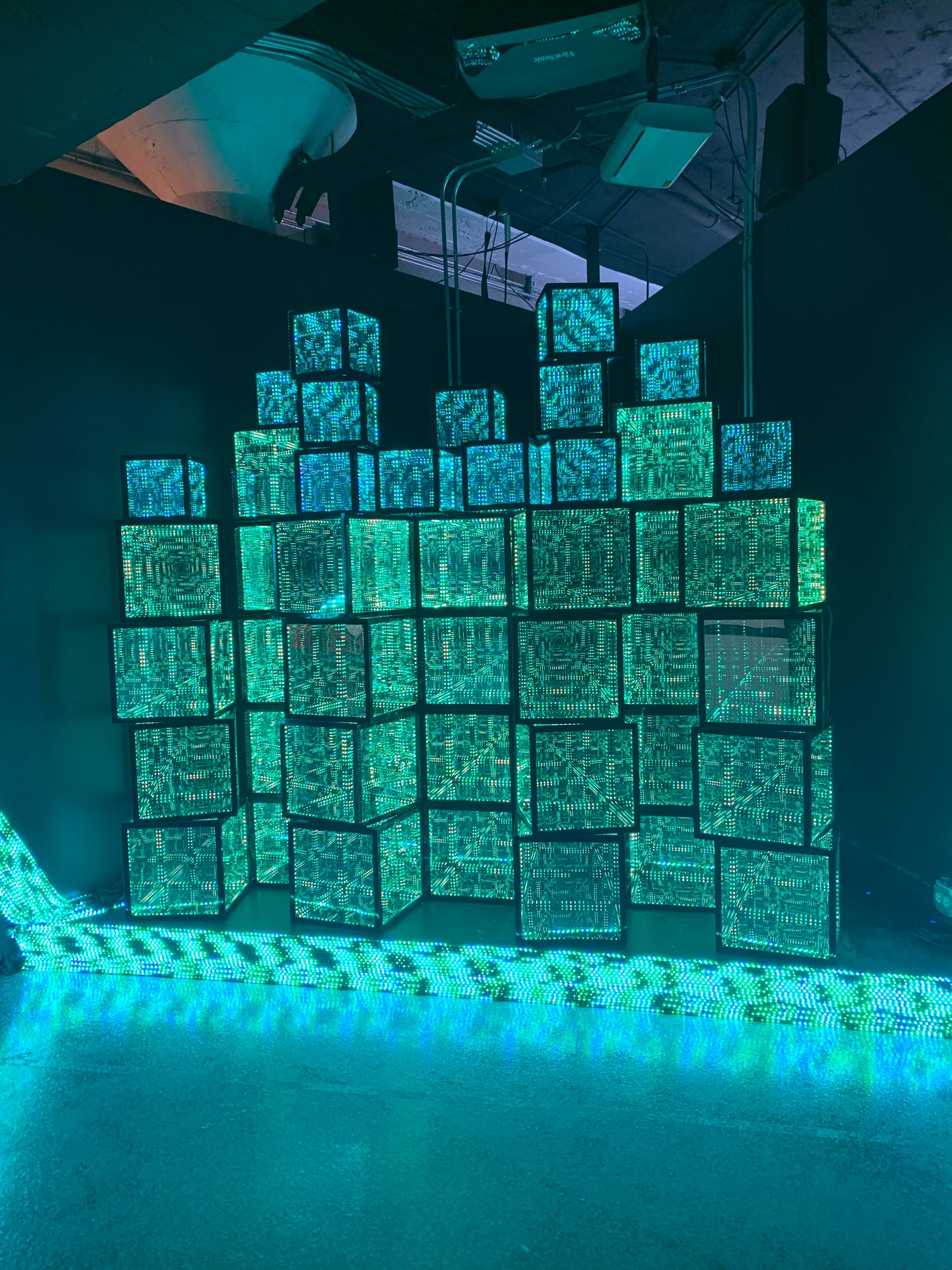 Infinity Mirror Cube - The Hyperspace Lighting Company